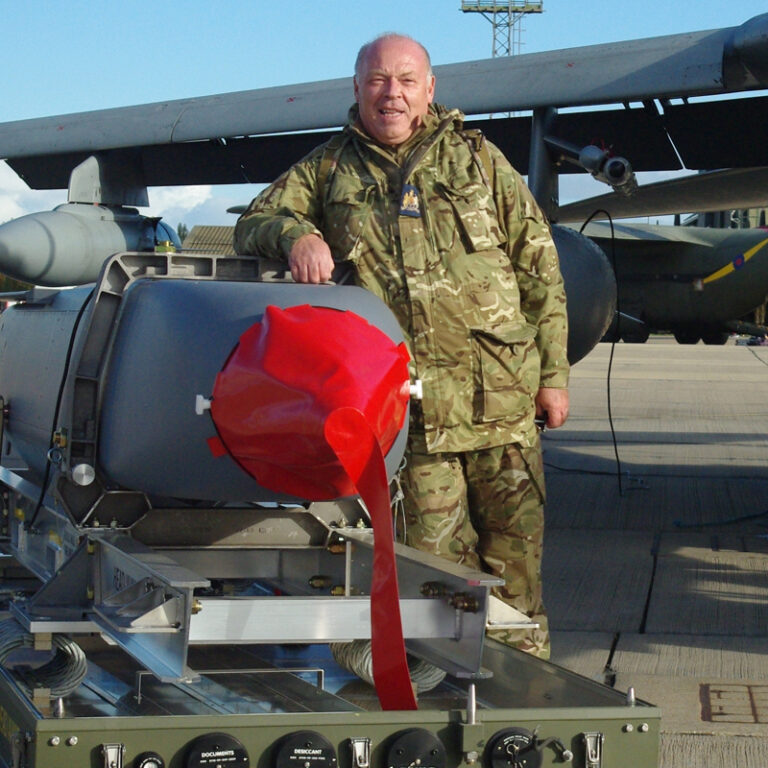 Three long-serving Warrant Officers retire – London Bridge